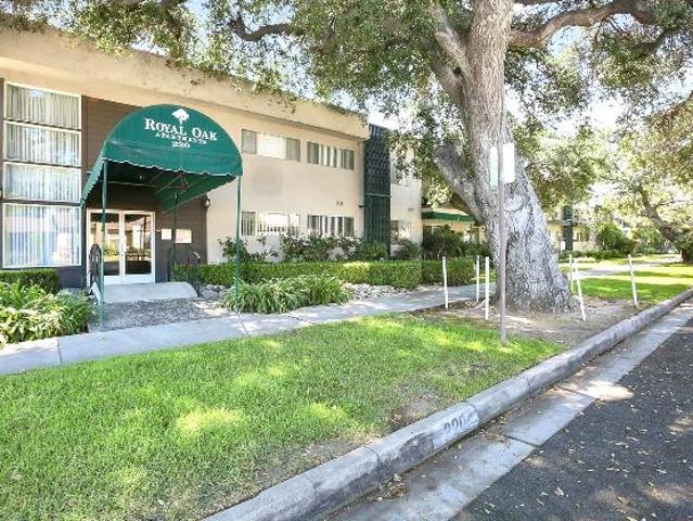 2 Br, 2 bath, Condo 220 E Live Oak St