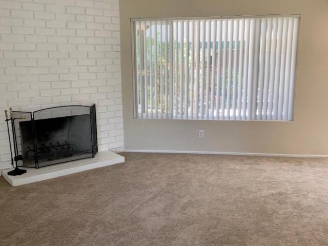 2 Br, 2 bath, Condo 220 E Live Oak St