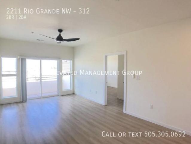 2 Br, 2 bath, Condo 2211 Rio Grande NW