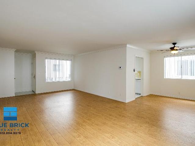 2 Br, 2 bath, Condo 221 S Reeves Dr