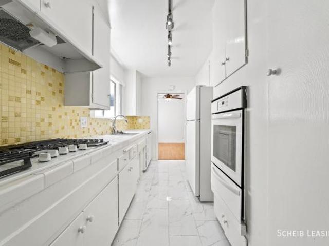 2 Br, 2 bath, Condo 221 S Reeves Dr