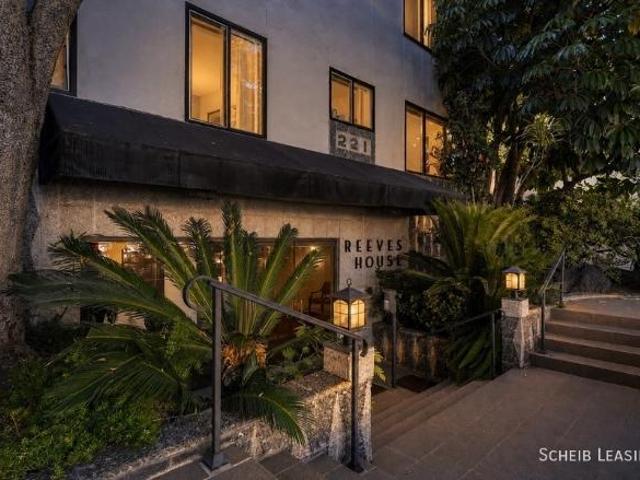 2 Br, 2 bath, Condo 221 S Reeves Dr