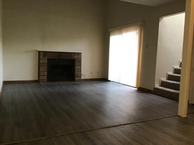 2 Br, 2 bath, Condo 2227 Madison Dr