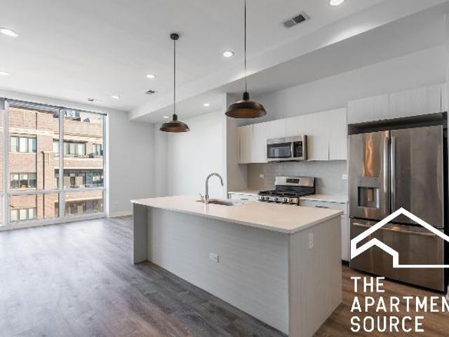 2 Br, 2 bath, Condo 2247 W Lawrence