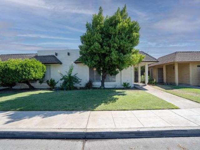 2 Br, 2 bath, Condo 2243 Helm Ave