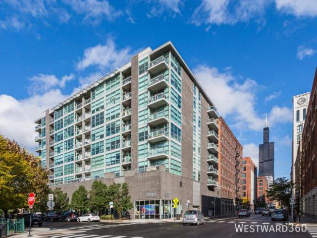 2 Br, 2 bath, Condo 225 S Sangamon