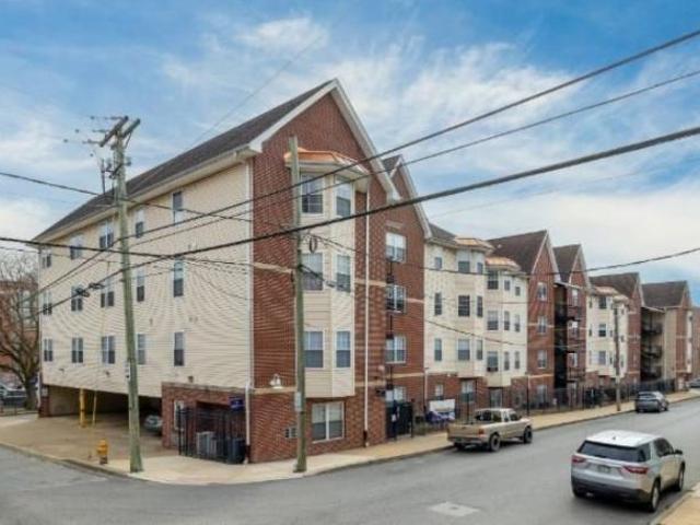 2 Br, 2 bath, Condo 225 W 4th St