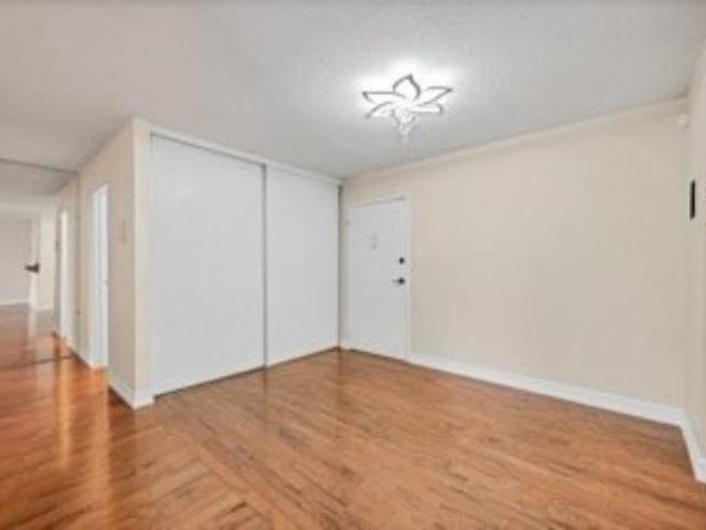 2 Br, 2 bath, Condo 2281 S Vaughn Way