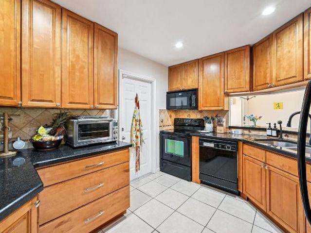 2 Br, 2 bath, Condo 22 Via De Casas Sur