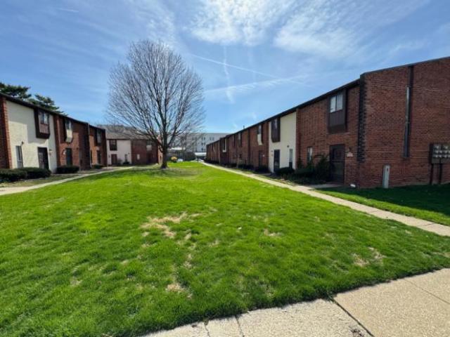 2 Br, 2 bath, Condo 22 King Arthur Blvd