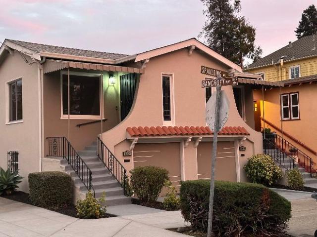 2 Br, 2 bath, Condo 2301 Spaulding Ave
