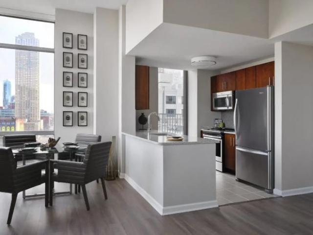 2 Br, 2 bath, Condo 2302 Washington Blvd