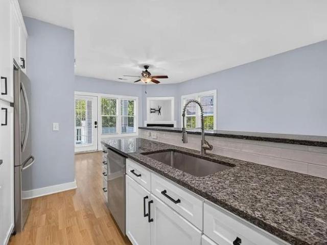 2 Br, 2 bath, Condo 2316 Wrightsville Ave