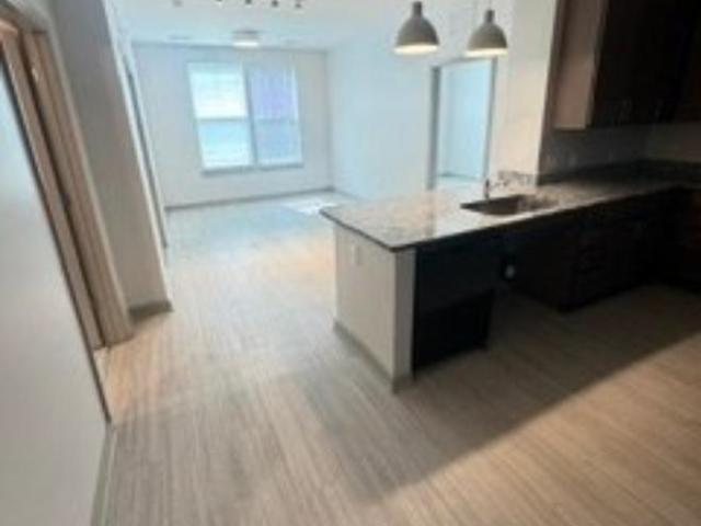 2 Br, 2 bath, Condo 2317 Huntington Ave