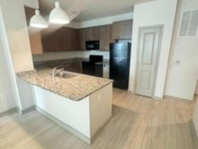 2 Br, 2 bath, Condo 2317 Huntington Ave