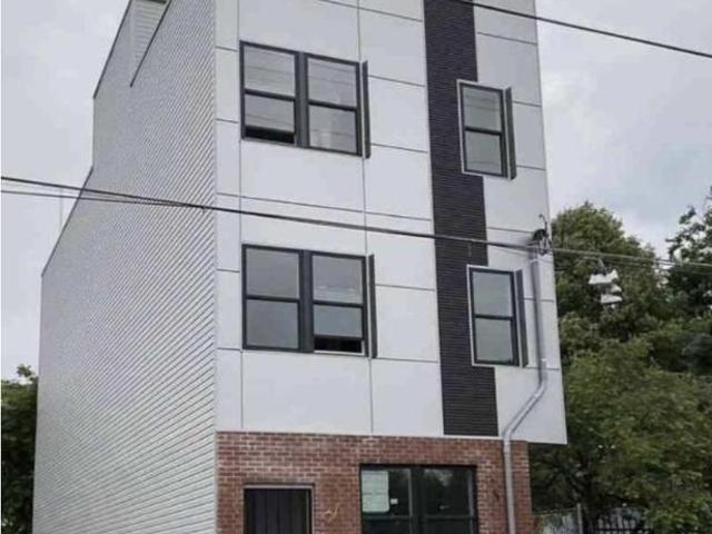 2 Br, 2 bath, Condo 2322 N 5th St