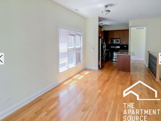 2 Br, 2 bath, Condo 2330 N Greenview Ave