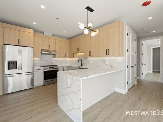2 Br, 2 bath, Condo 2354 W Polk St