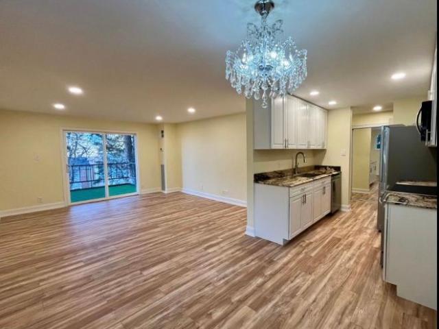 2 Br, 2 bath, Condo 2375 S Linden Ct