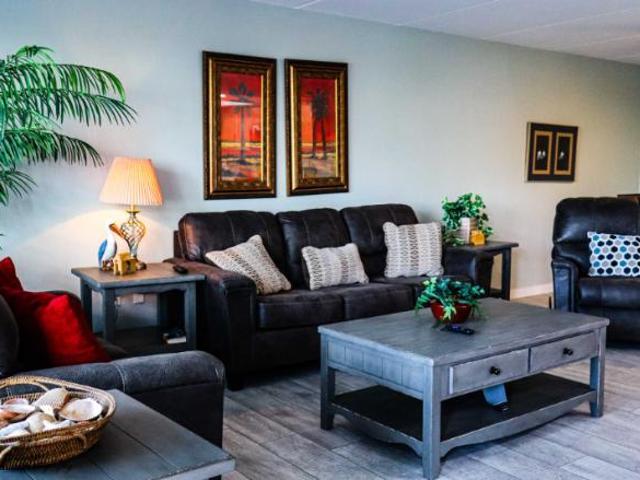 2 Br, 2 bath, Condo 2401 Gulf Blvd