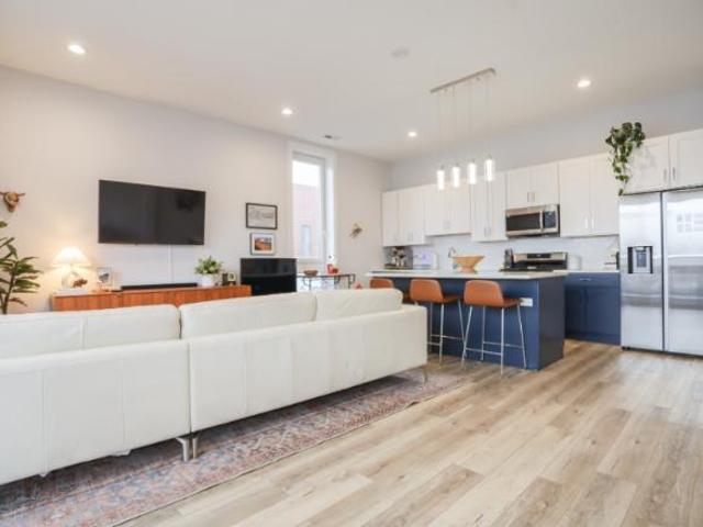 2 Br, 2 bath, Condo 2402 W Carmen Ave