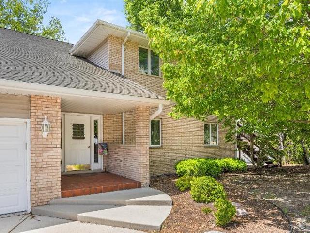 2 Br, 2 bath, Condo 2427 Reynolds Manor