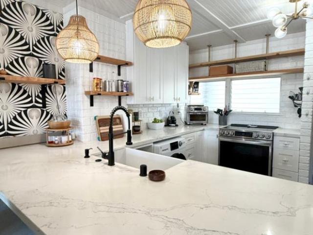 2 Br, 2 bath, Condo 2421 Ala Wai Blvd