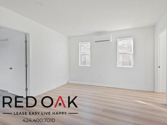 2 Br, 2 bath, Condo 2437 S Centinela Ave