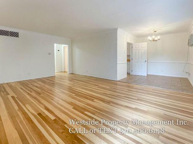 2 Br, 2 bath, Condo 244 S Doheny Dr