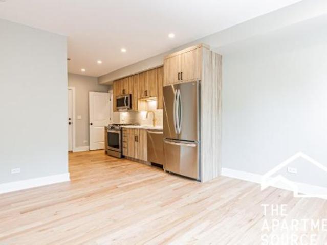 2 Br, 2 bath, Condo 2457 West Logan Blvd
