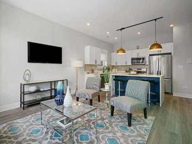2 Br, 2 bath, Condo 2450 W Flournoy