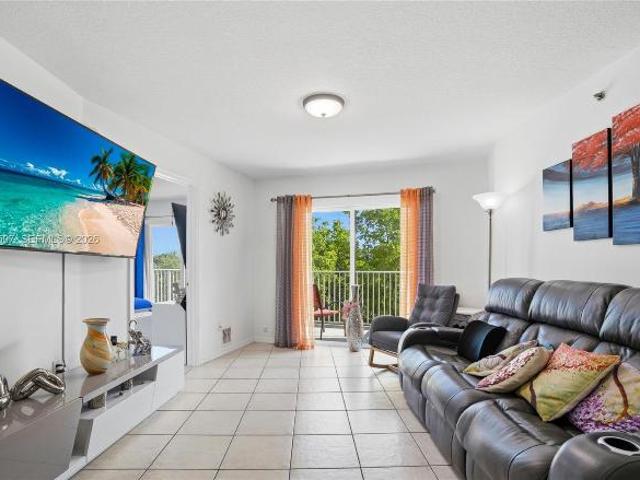 2 Br, 2 bath, Condo 2475 NW 16th St Rd