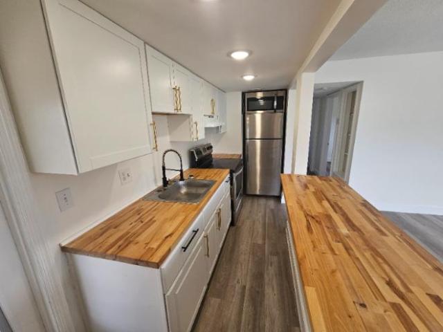 2 Br, 2 bath, Condo 248 Se 9th Ave
