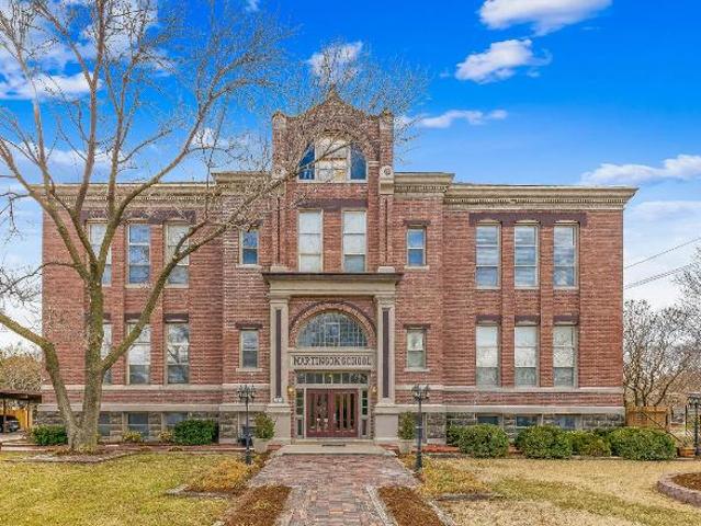 2 Br, 2 bath, Condo 249 N Athenian Ave