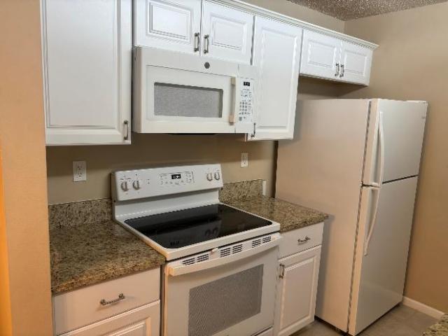2 Br, 2 bath, Condo 2504 SE Anchorage Cv