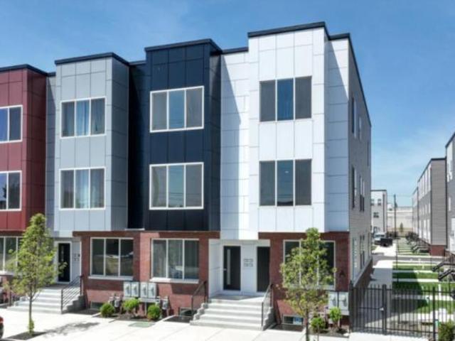 2 Br, 2 bath, Condo 2500 E Tioga St