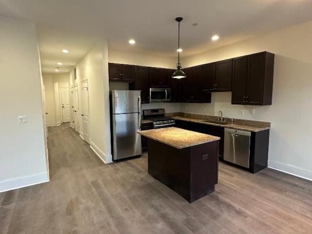 2 Br, 2 bath, Condo 2500 Green Bay