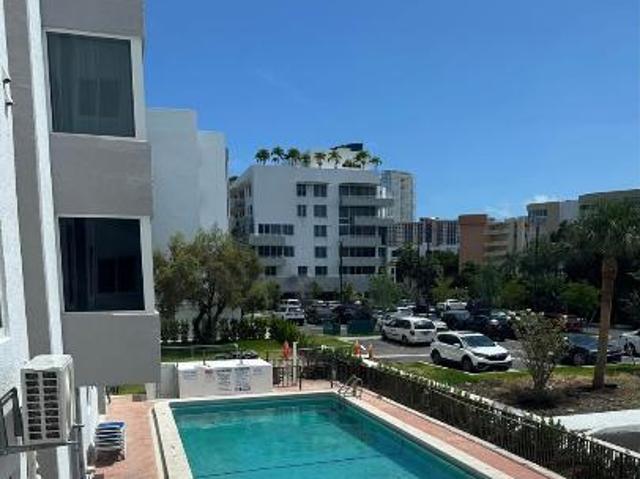 2 Br, 2 bath, Condo 250 180th Dr