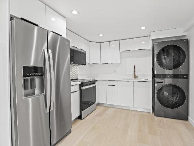 2 Br, 2 bath, Condo 2561 W Ave 30