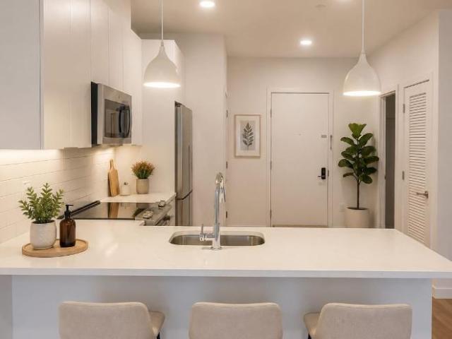 2 Br, 2 bath, Condo 25 Freeway Drive East