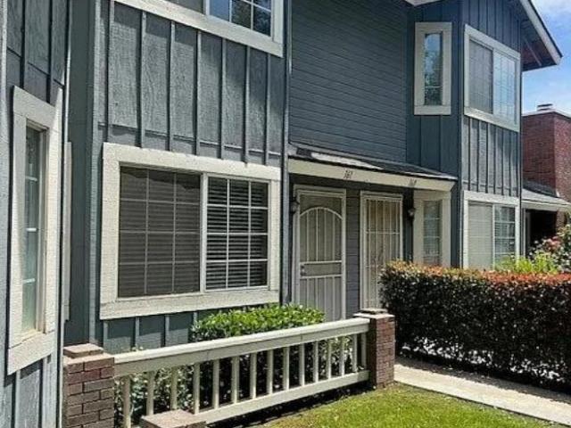 2 Br, 2 bath, Condo 2600 Brookside Dr