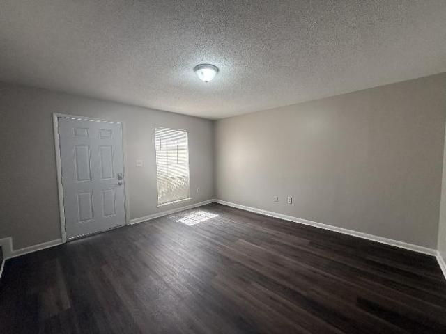 2 Br, 2 bath, Condo 2614 Mclelland St