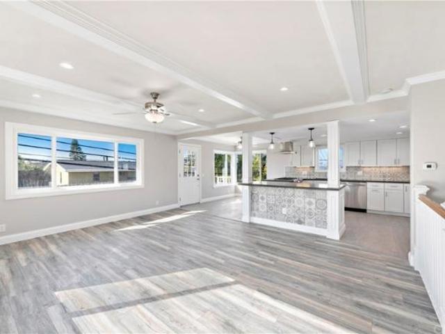 2 Br, 2 bath, Condo 26422 Via California
