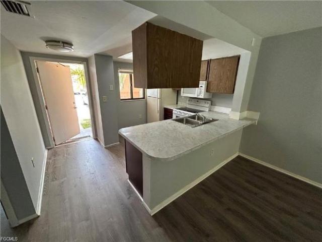 2 Br, 2 bath, Condo 2690 Park Windsor Dr