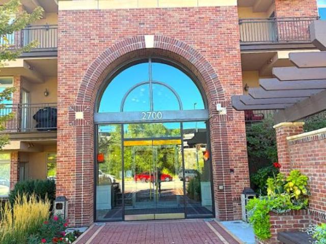 2 Br, 2 bath, Condo 2700 E Cherry Creek South Drive