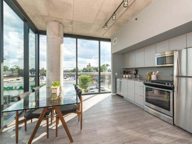 2 Br, 2 bath, Condo 2719 West Belden