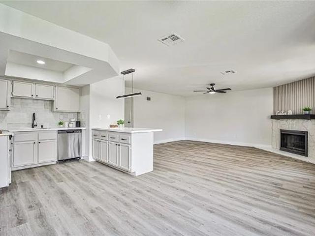 2 Br, 2 bath, Condo 2712 Beaver Creek Ct
