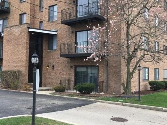 2 Br, 2 bath, Condo 2727 W 111th St