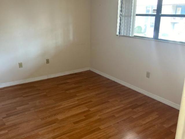 2 Br, 2 bath, Condo 2811 Sw Archer Rd