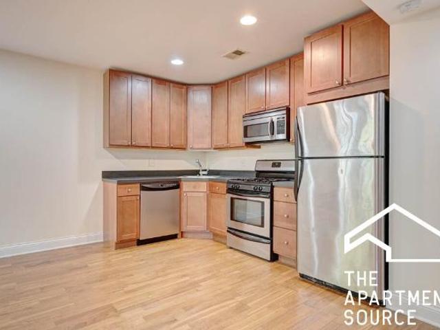 2 Br, 2 bath, Condo 2834 North Albany Ave